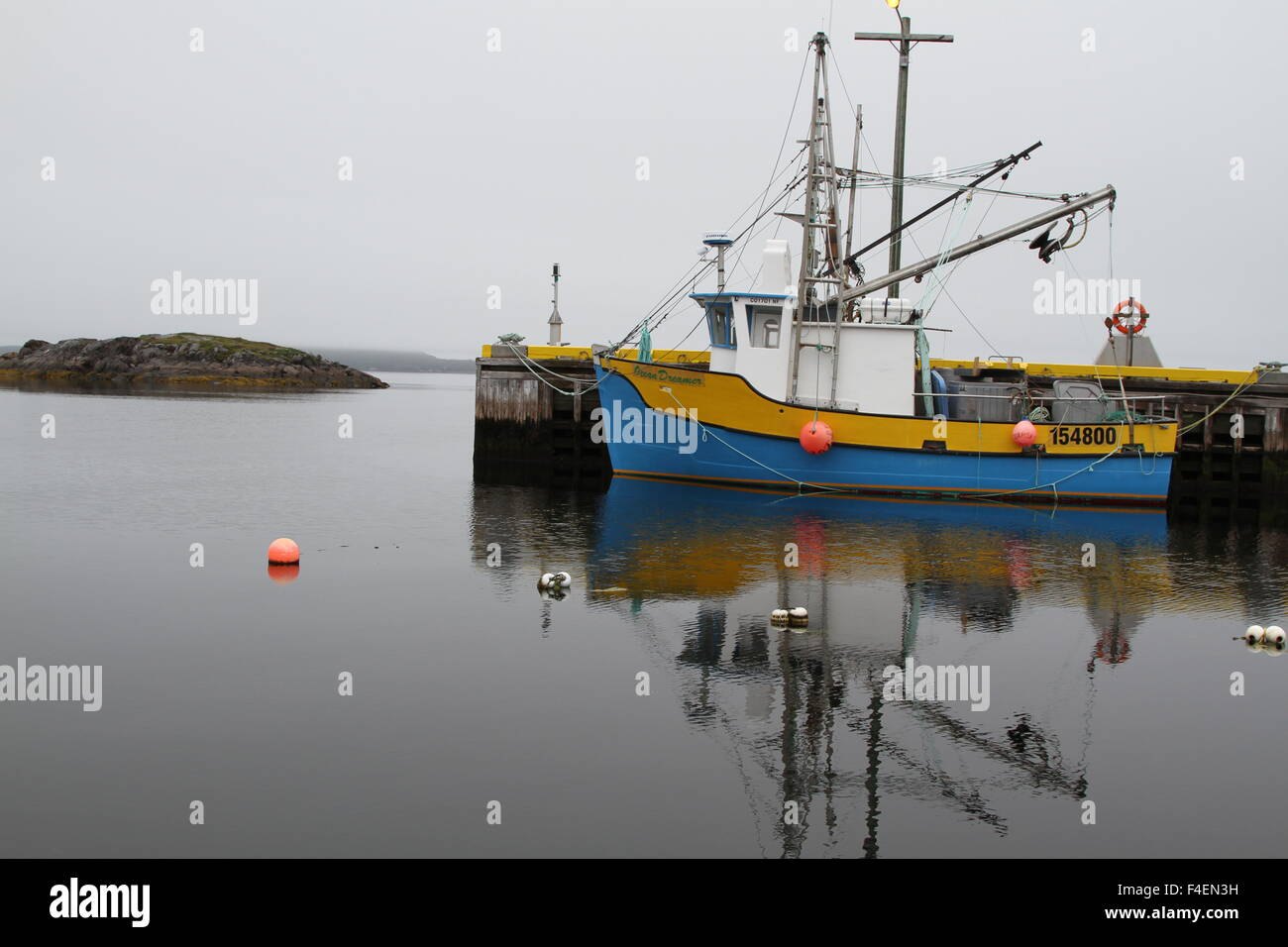 Fishing trawlers in newfoundland hi-res stock photography and images ...