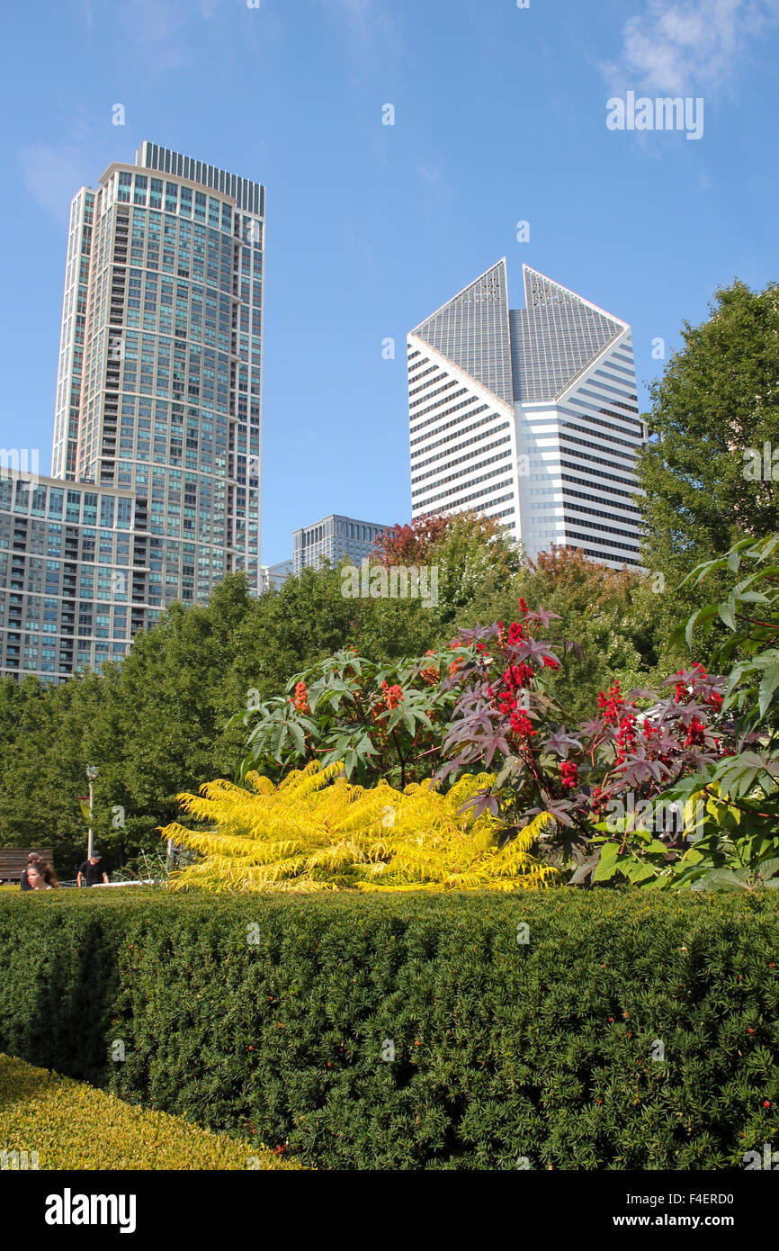 The Heritage at Millennium Park (left, completed in 2004) and the Crain ...