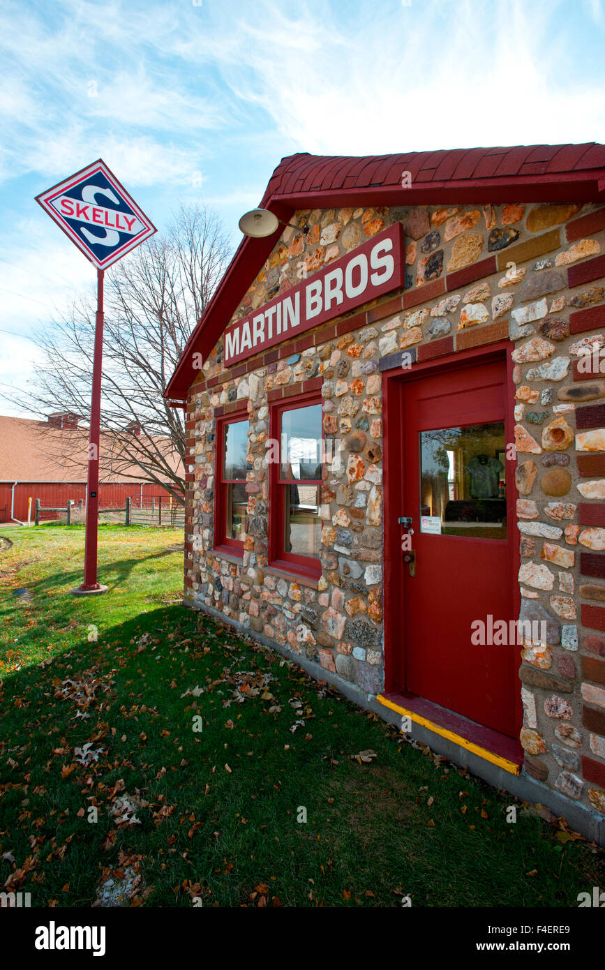 USA, Iowa, Winterset. Martin Brothers Skelly Gas Station of Stone ...