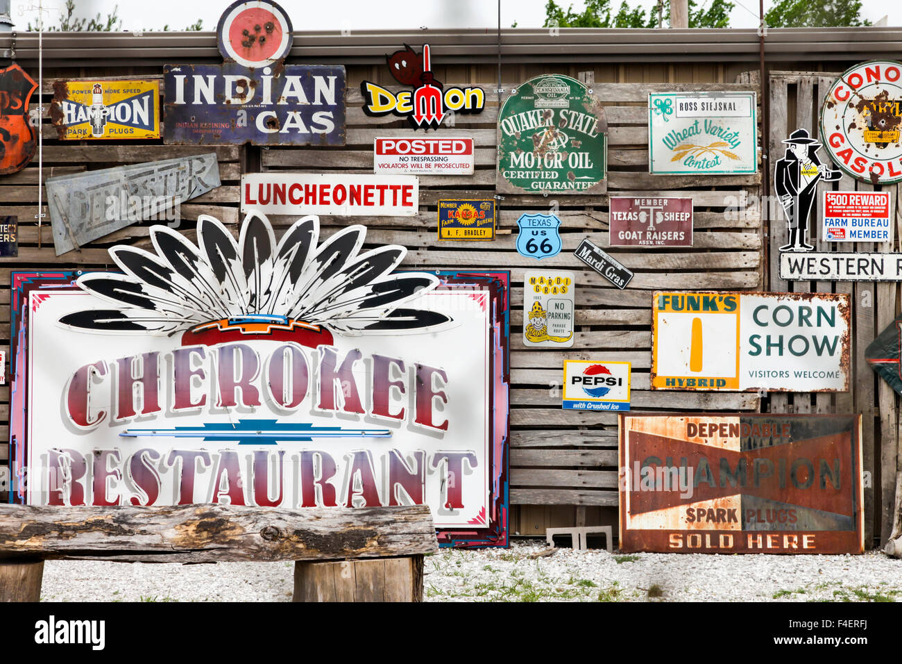 An eclectic mishmash of signs, Galena, Kansas, USA. Route 66 Stock ...