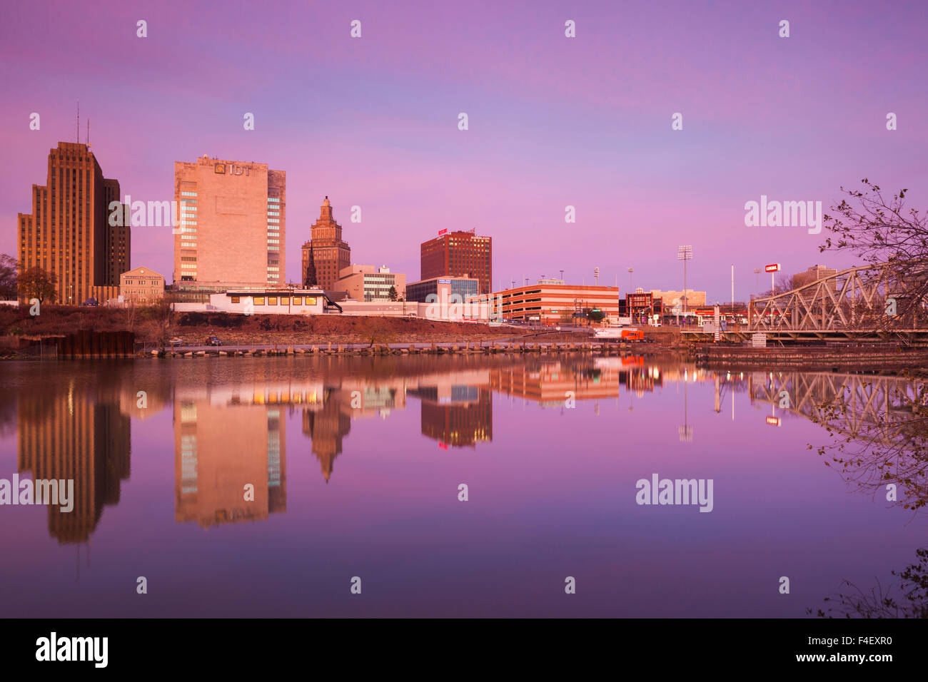 City skyline from passaic river hi-res stock photography and images - Alamy