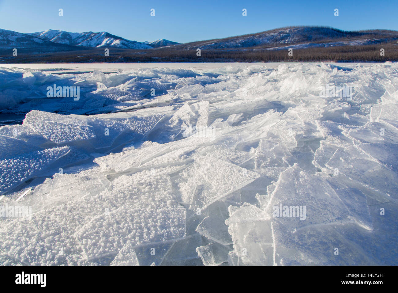 Broken ice sheets hi-res stock photography and images - Alamy