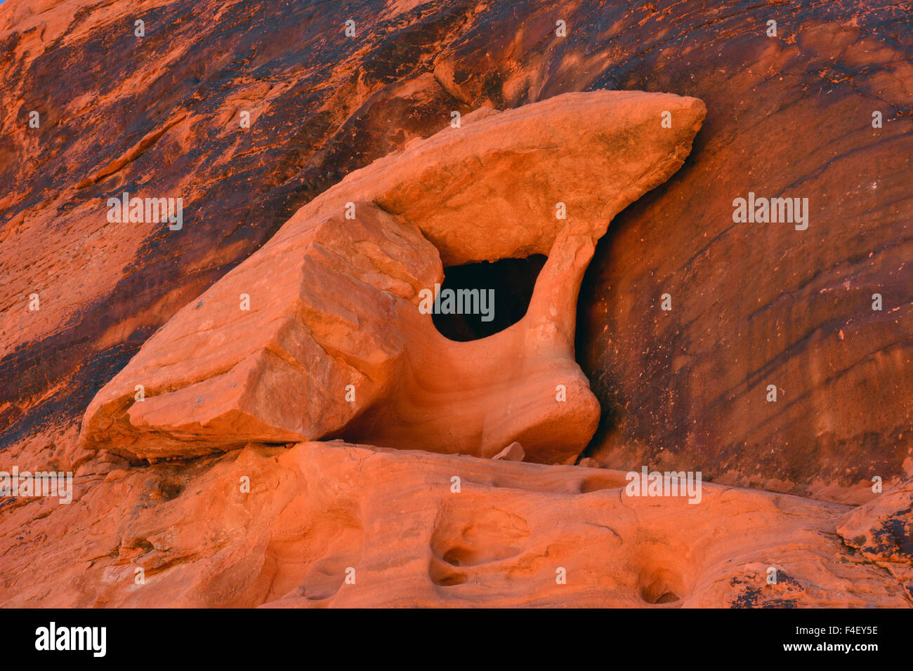 Rock formations in Petroglyph Canyon, Mouse's Tank Trail, Valley of ...