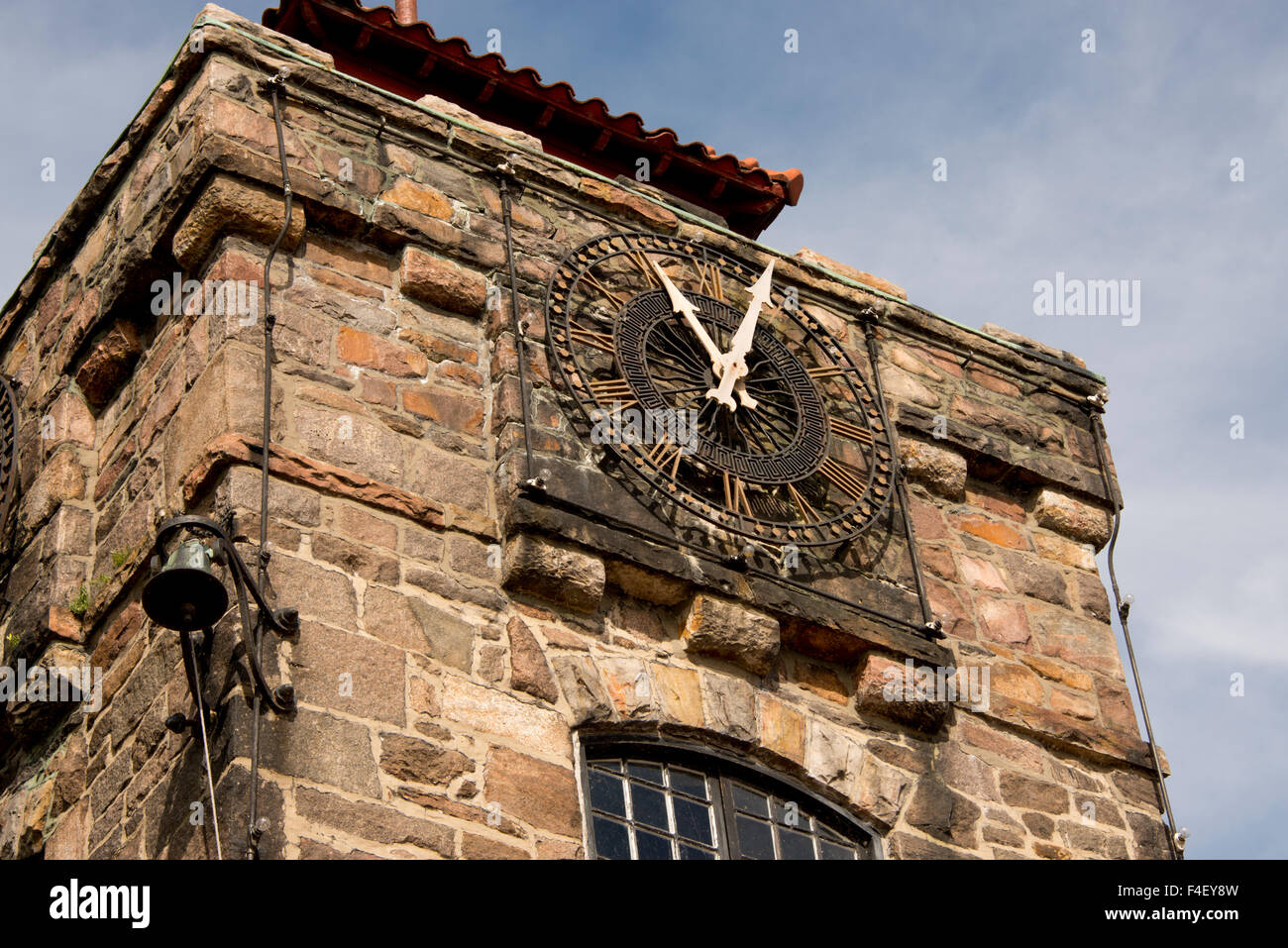 Singer clock hi-res stock photography and images - Alamy