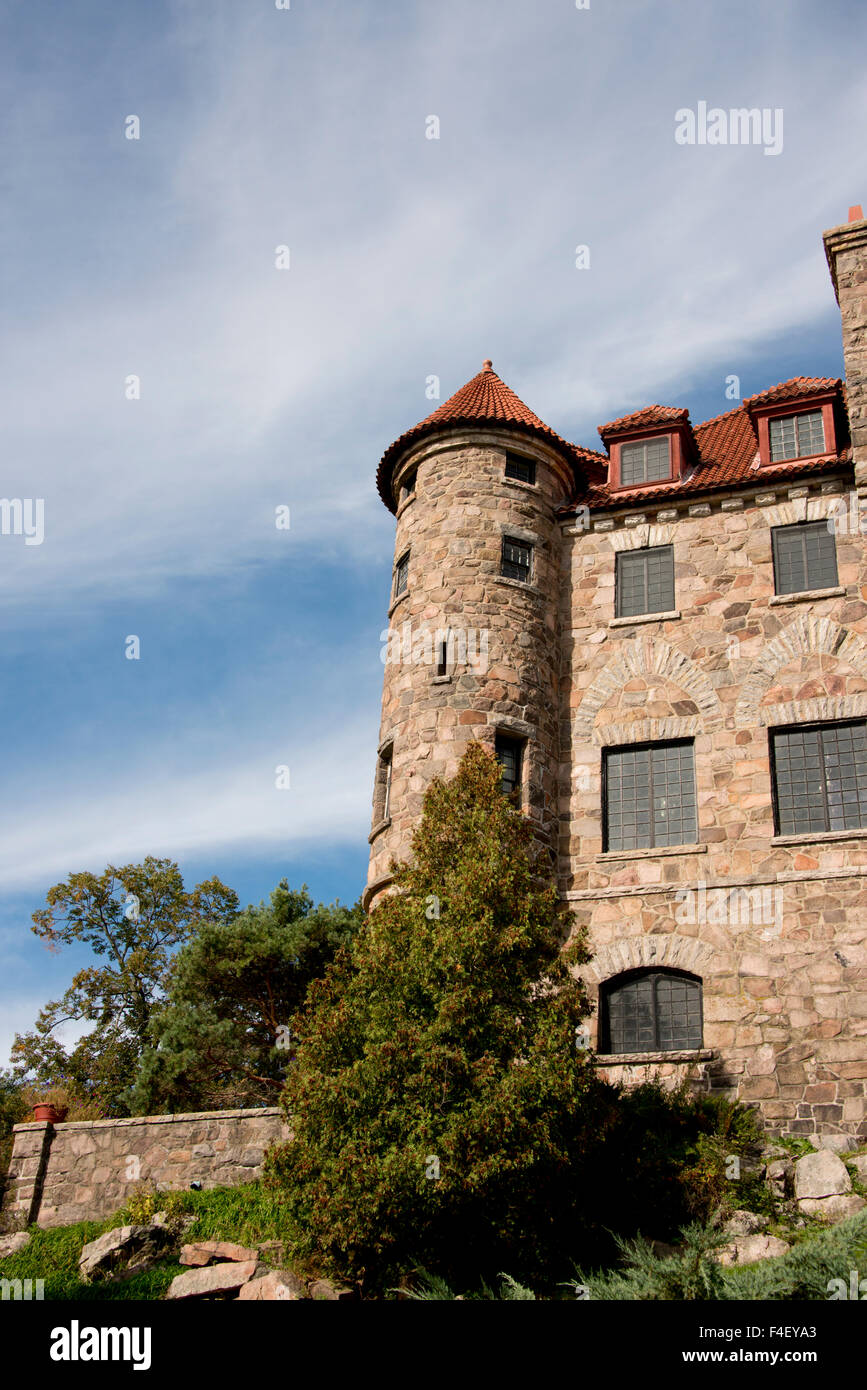 Singer castle, dark island, new york hi-res stock photography and ...