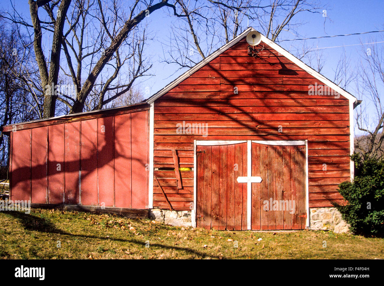 USA, New Jersey, Hunterdon, Mountainville, barn on Bennett Farm Stock ...