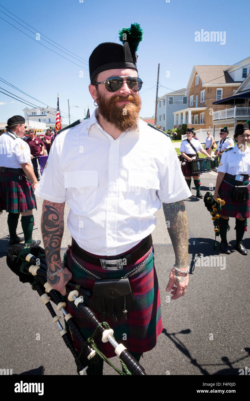 Elks parade hi-res stock photography and images - Alamy