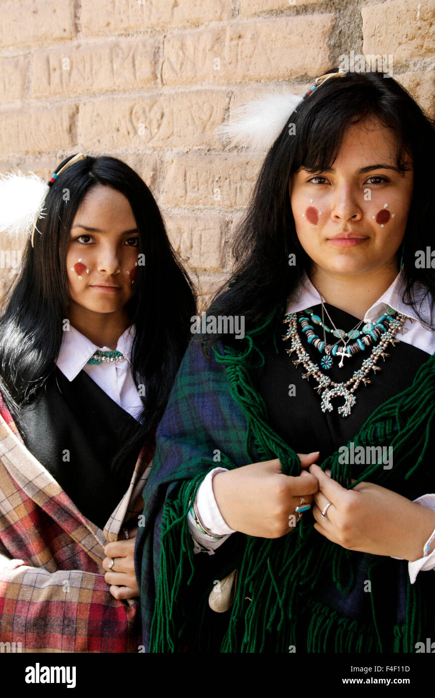 Pueblo indian girl hi-res stock photography and images - Alamy
