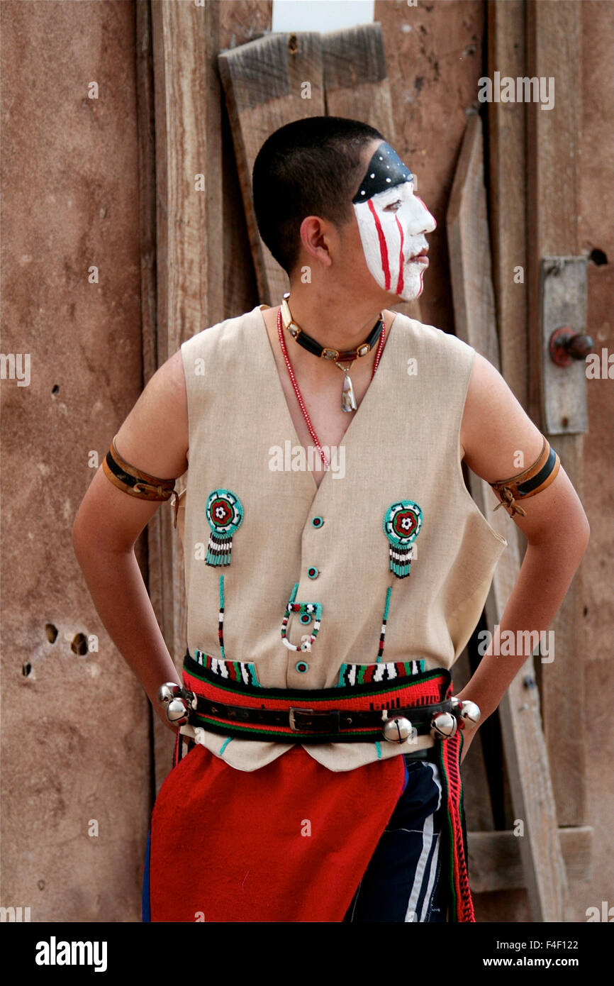 Indian ceremonial dance pueblo hi-res stock photography and images - Alamy
