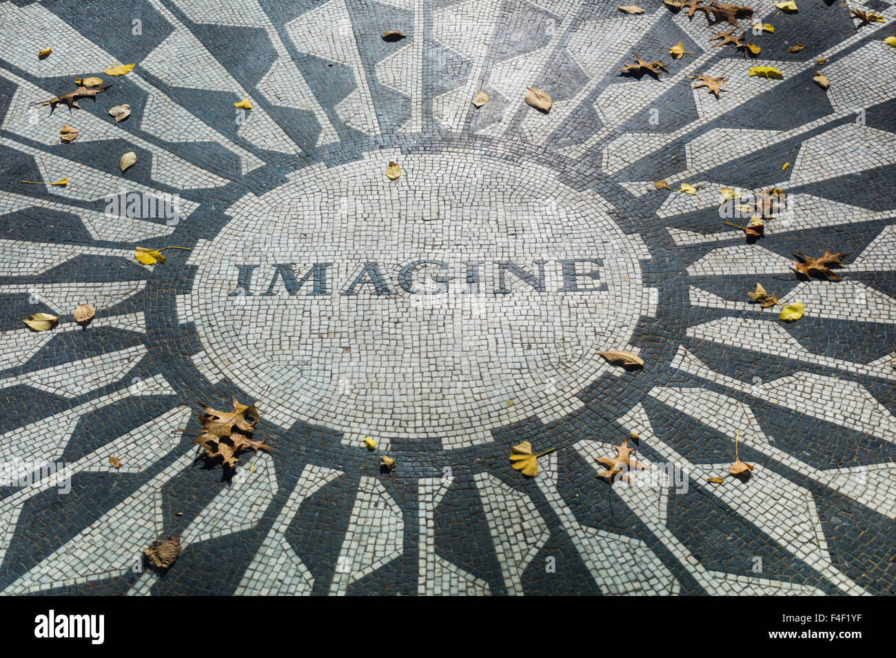 USA, New York, New York City, Central Park, John Lennon Memorial ...