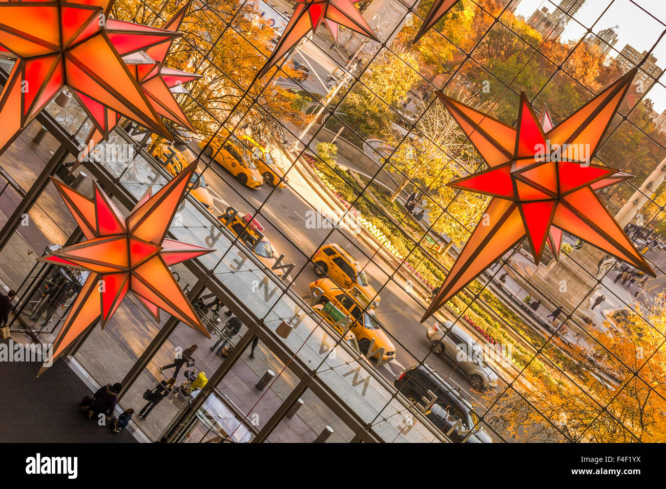 Time warner building interior hi-res stock photography and images - Alamy
