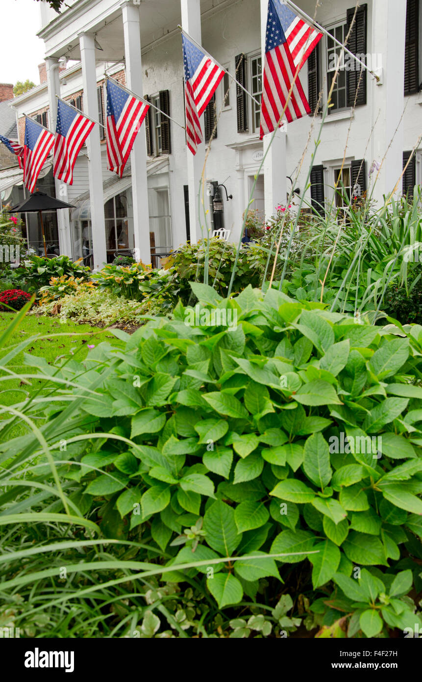 New York, Rhinebeck. Historic Beekman Arms Inn, the oldest inn in ...