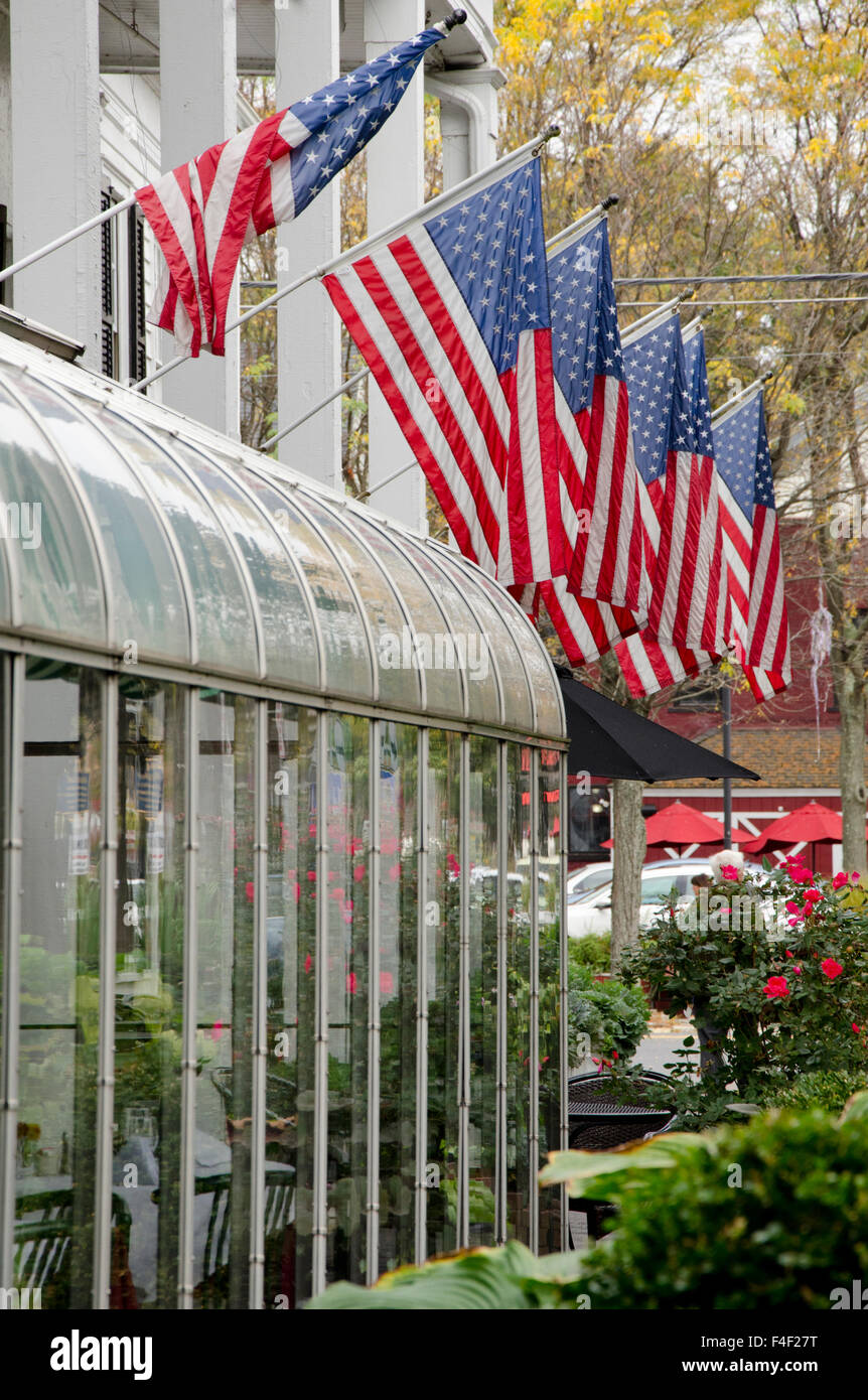 New York, Rhinebeck. Historic Beekman Arms Inn, the oldest inn in ...