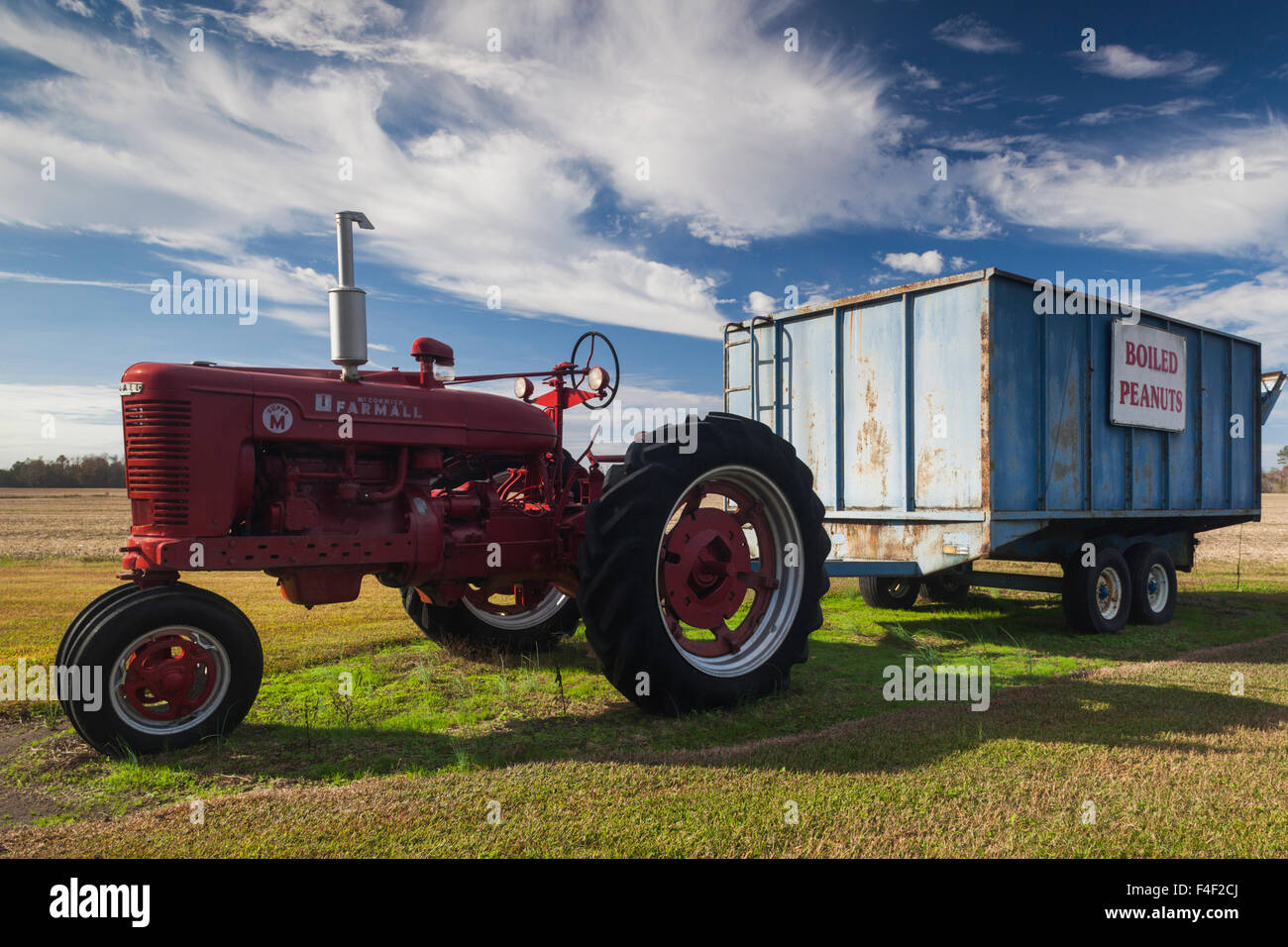 Barco tractor hi-res stock photography and images - Alamy