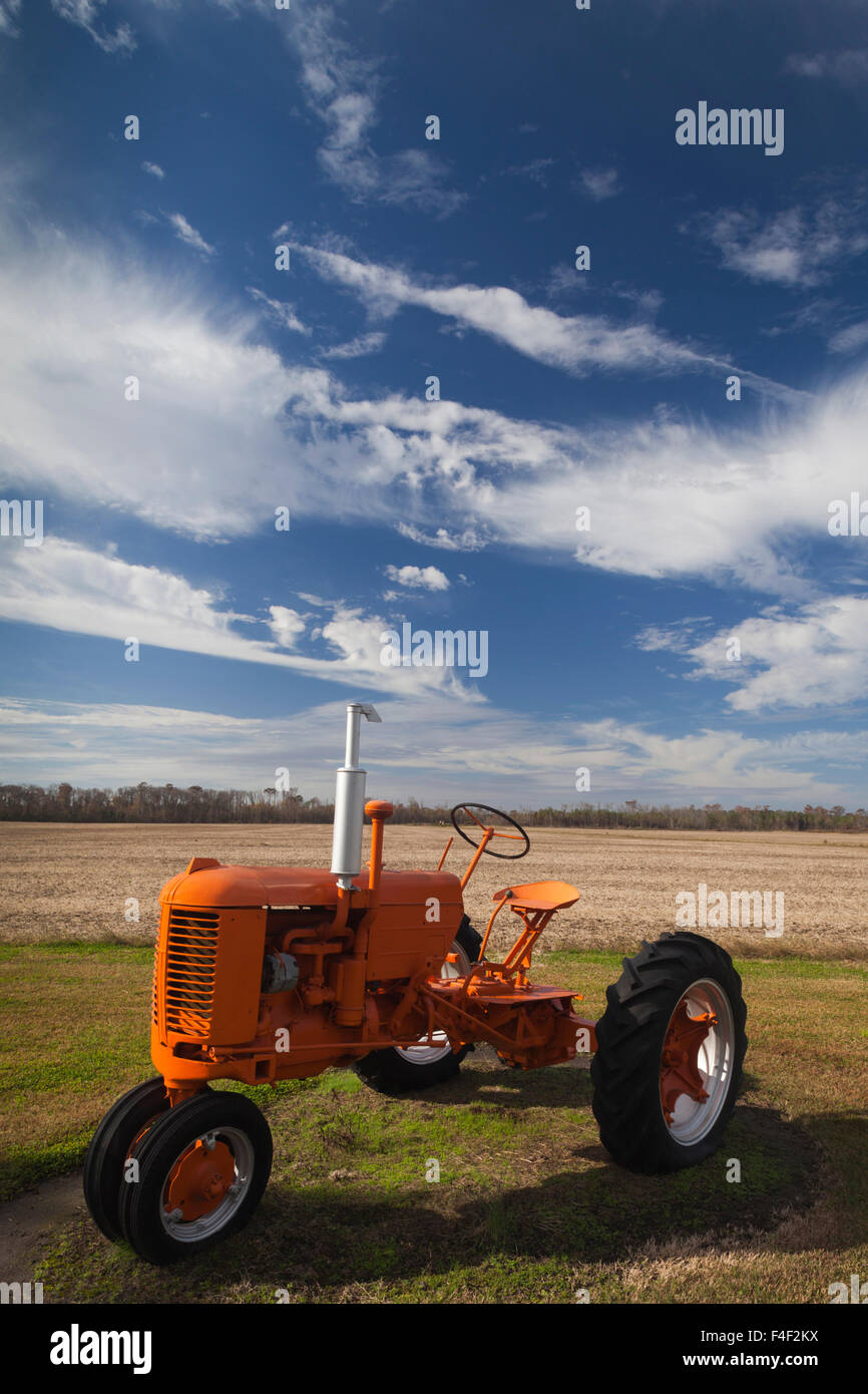 Barco tractor hi-res stock photography and images - Alamy