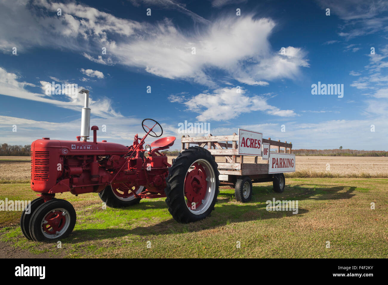 North Carolina, Barco, antique farm tractor Stock Photo - Alamy