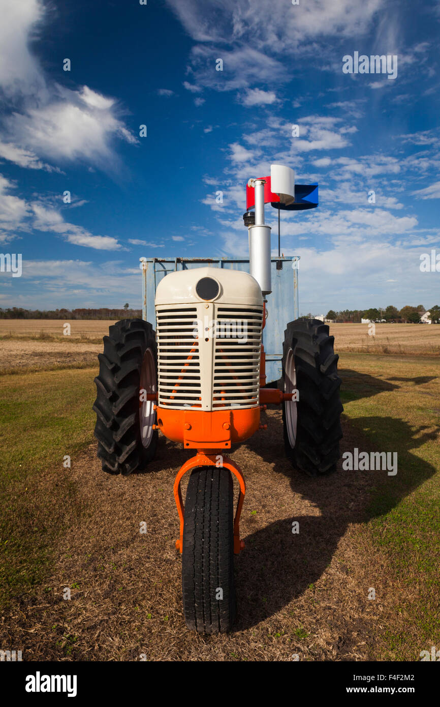 Barco tractor hi-res stock photography and images - Alamy
