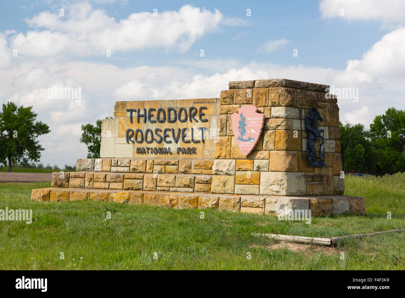 USA, North Dakota, Theodore Roosevelt National Park, Park sign Stock ...