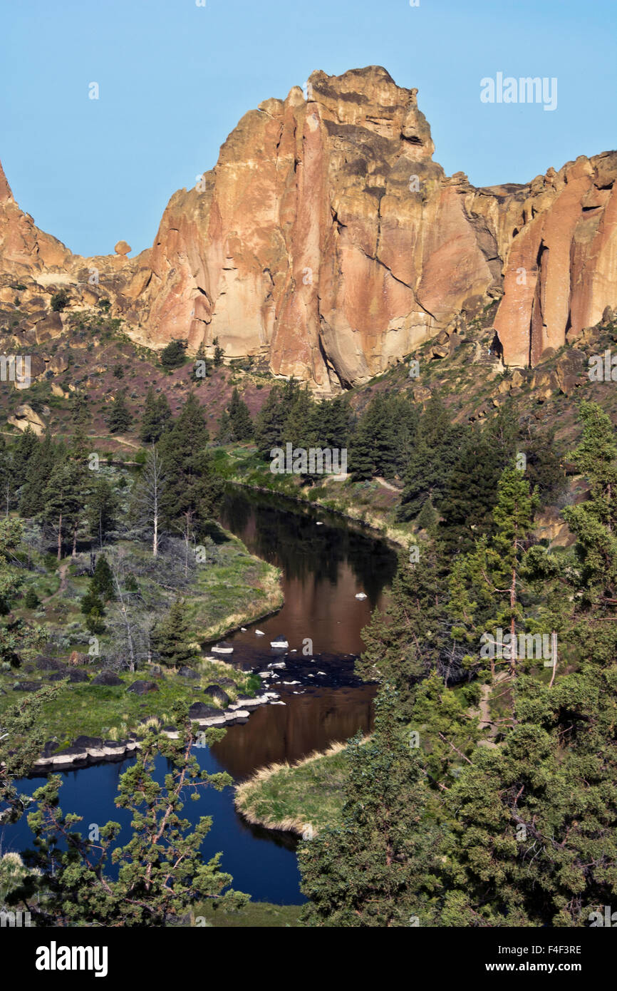 Smith Rock, Crooked River, Smith Rock State Park, Oregon, USA Stock ...