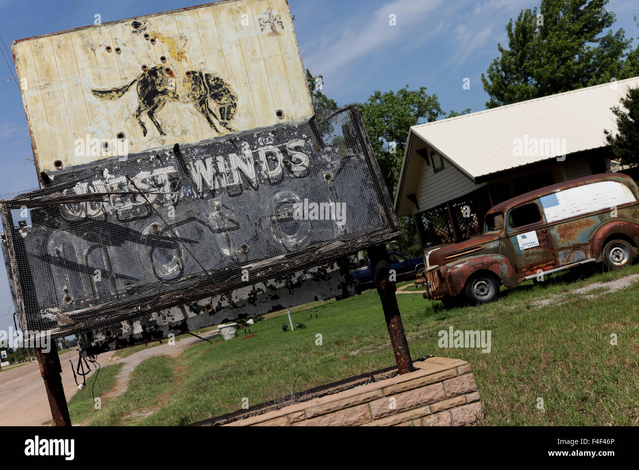 Oklahoma route 66 abandoned hi-res stock photography and images - Alamy