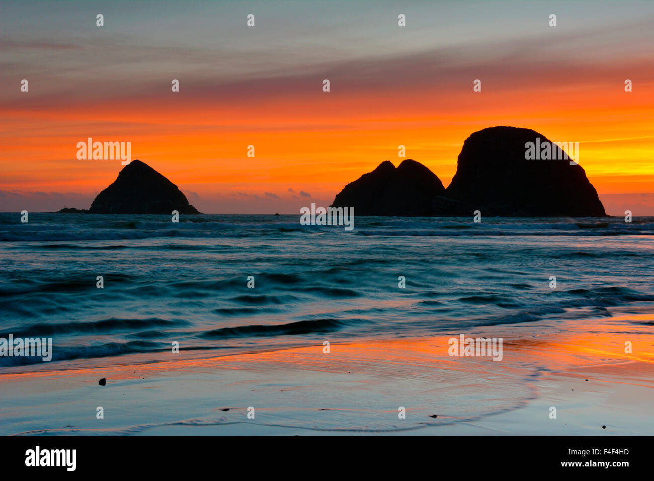 Sunset, Sea Stacks, Oceanside, Oregon, USA Stock Photo - Alamy