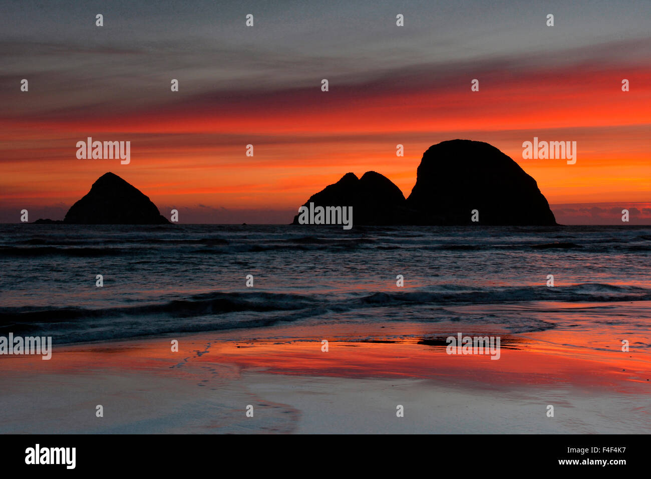 Sunset, Three Arches, Oceanside, Oregon, USA Stock Photo - Alamy