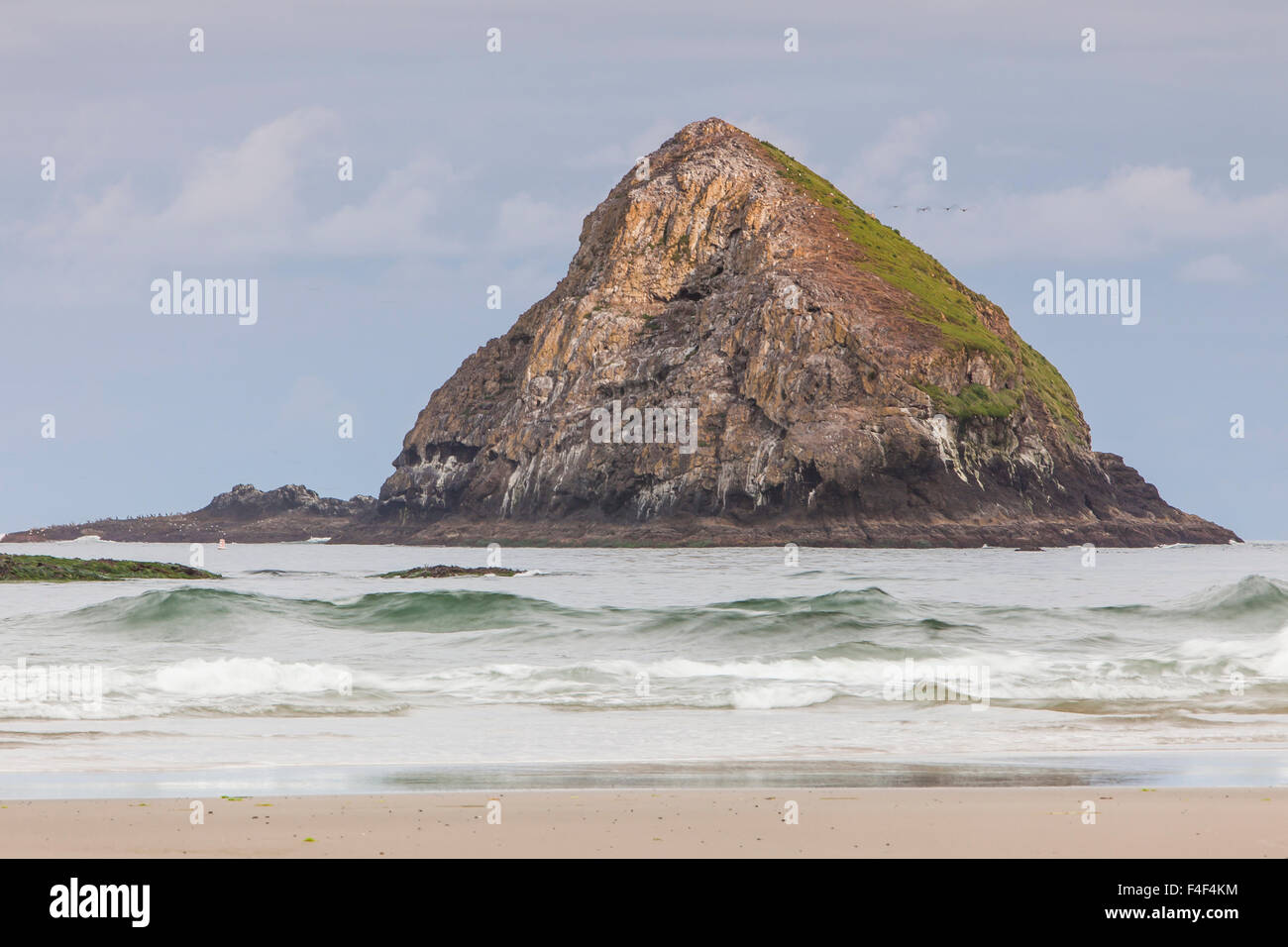 Three arch rocks wildlife refuge hi-res stock photography and images ...