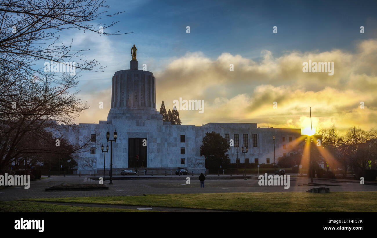 USA, Oregon, Salem, Oregon State Capitol building at Christmas Eve at ...