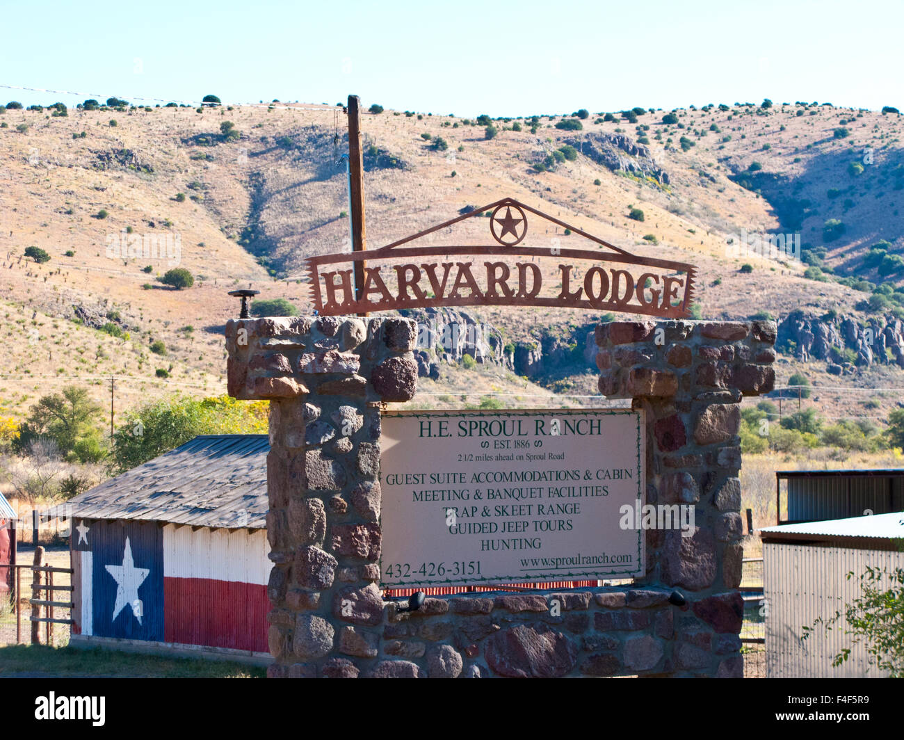 USA, Fort Davis, Texas, Davis Mountains Scenic Loop Drive, Entrance ...
