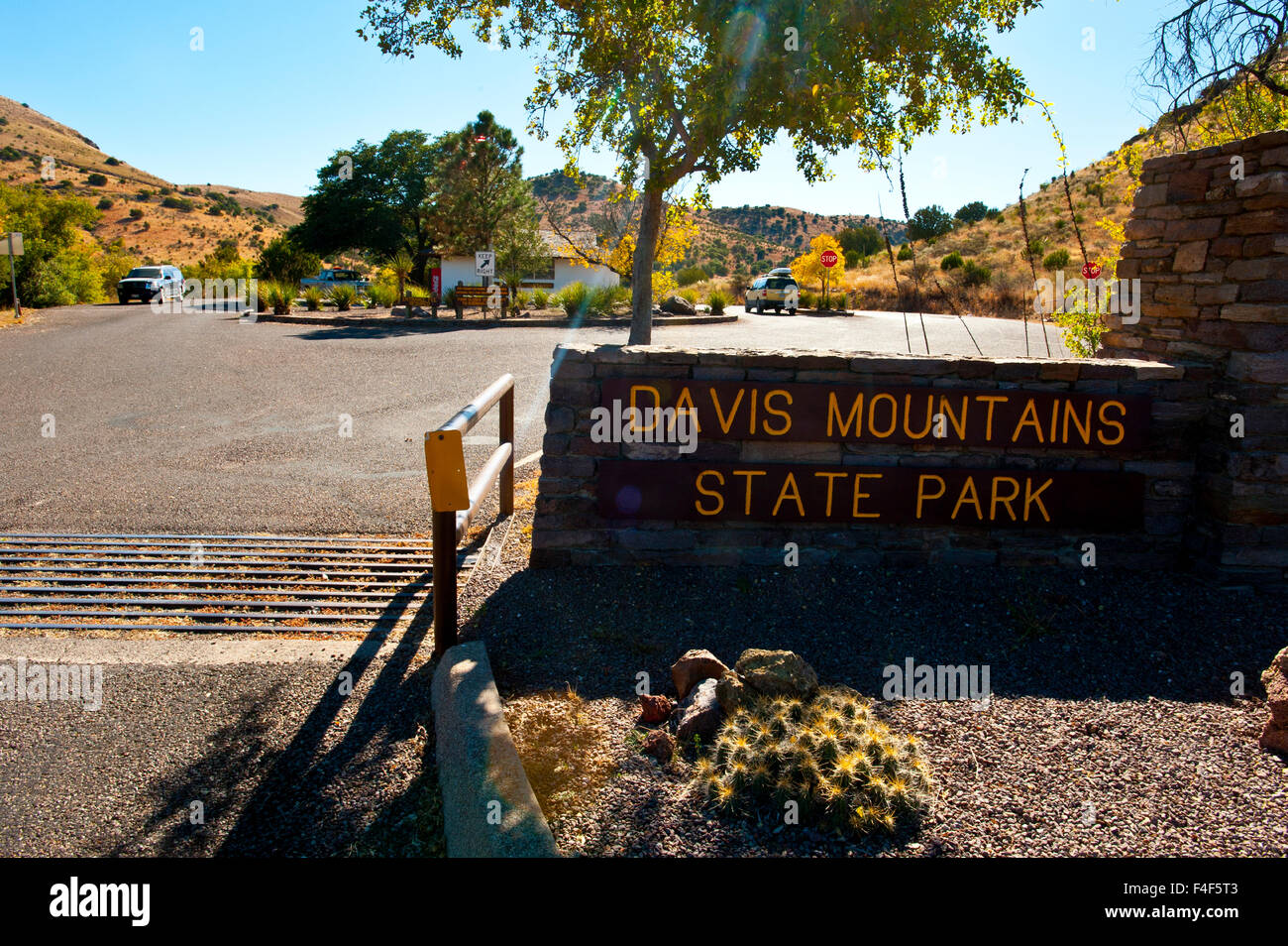 Usa Fort Davis Texas Davis Mountains State Park Entrance Stock Photo
