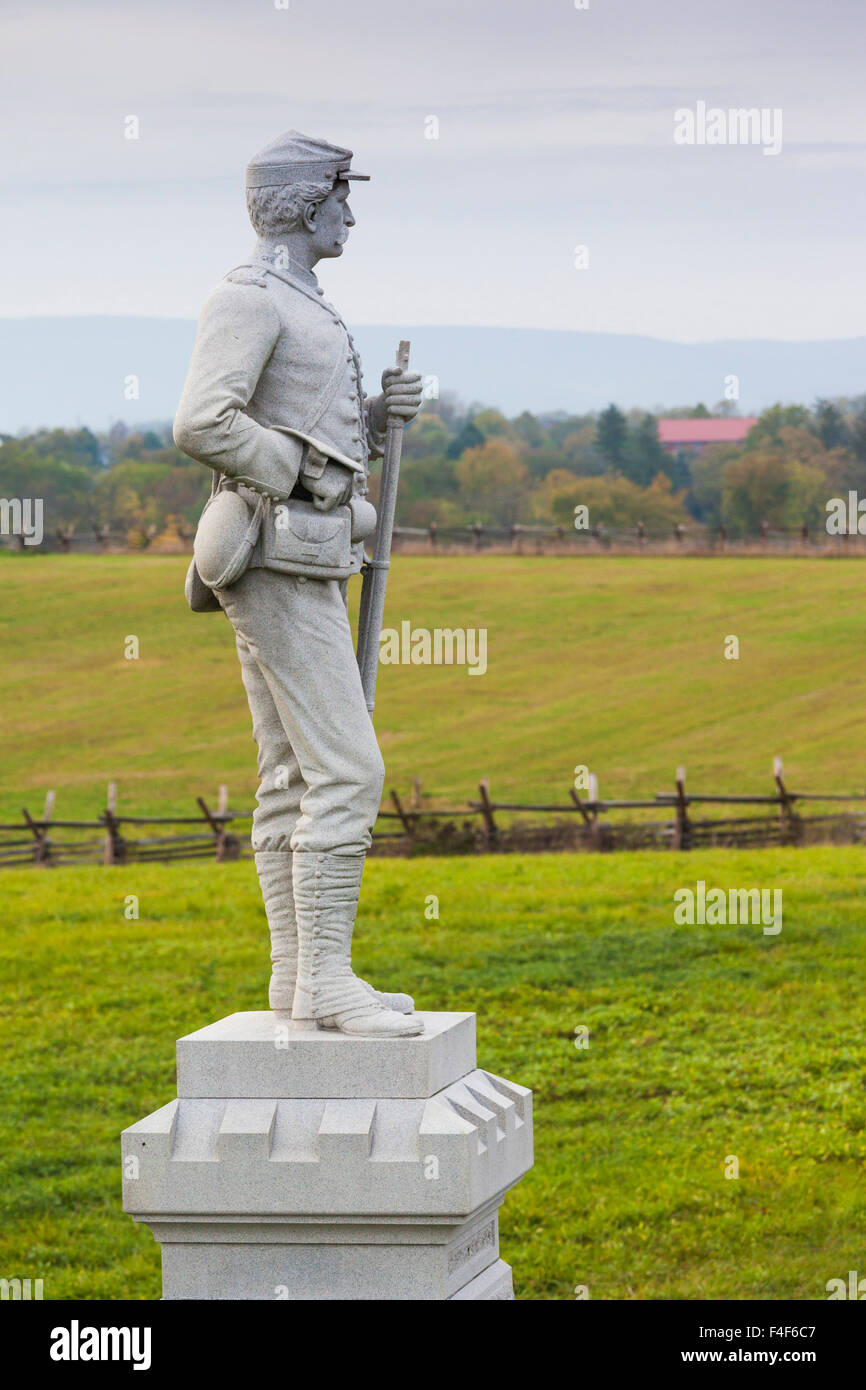 USA, Pennsylvania, Gettysburg, Battle of Gettysburg, statue of soldier ...