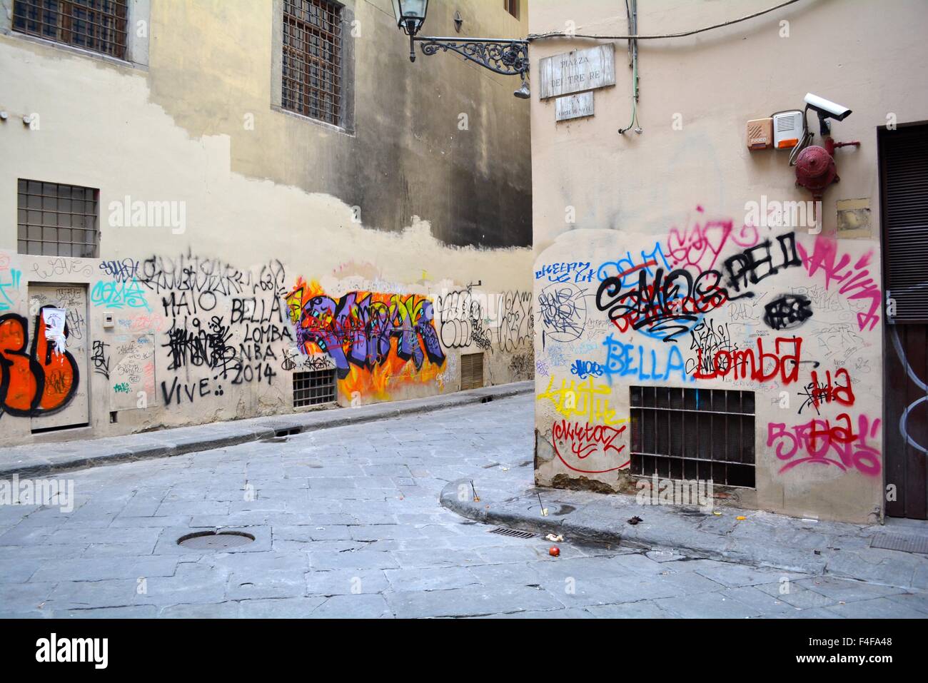 Graffiti in the back streets of Florence Italy Stock Photo - Alamy