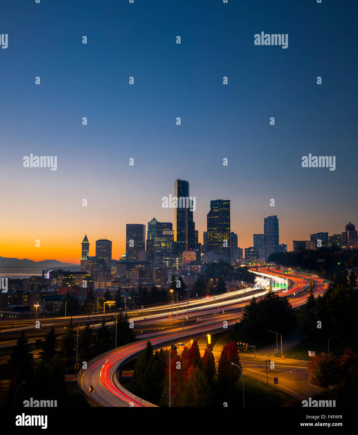 Jose rizal bridge hi-res stock photography and images - Alamy