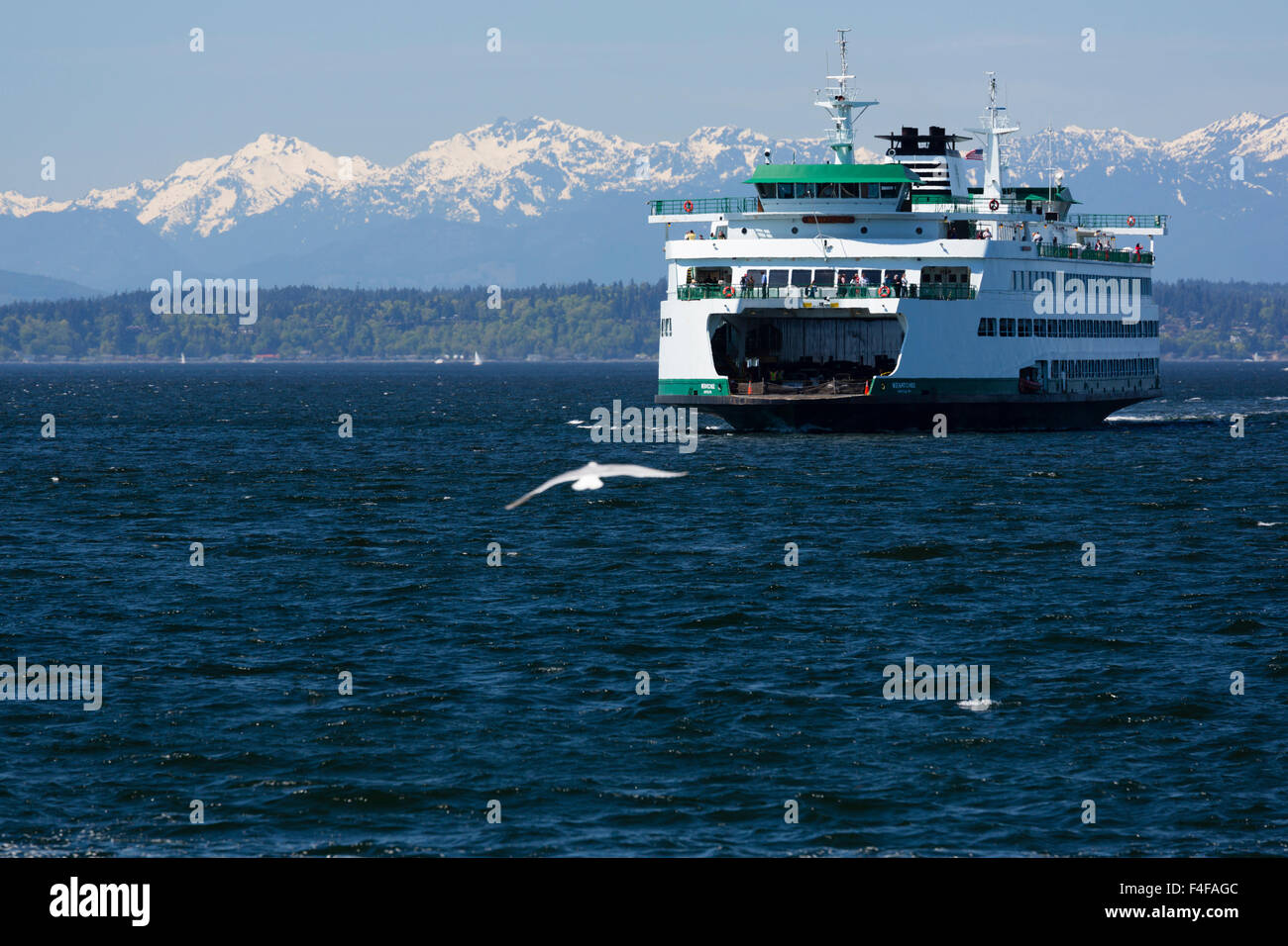 Ferry approaching Colman Dock on Elliott Bay, Seattle, Washington, USA ...