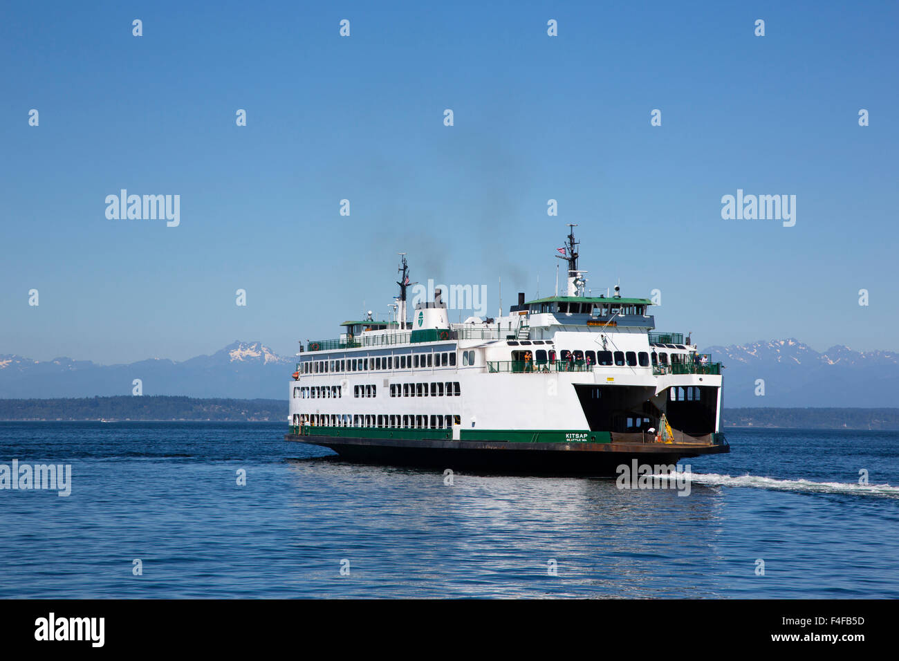 Washington State Ferry Kitsap departing Colman Dock on Elliott Bay ...