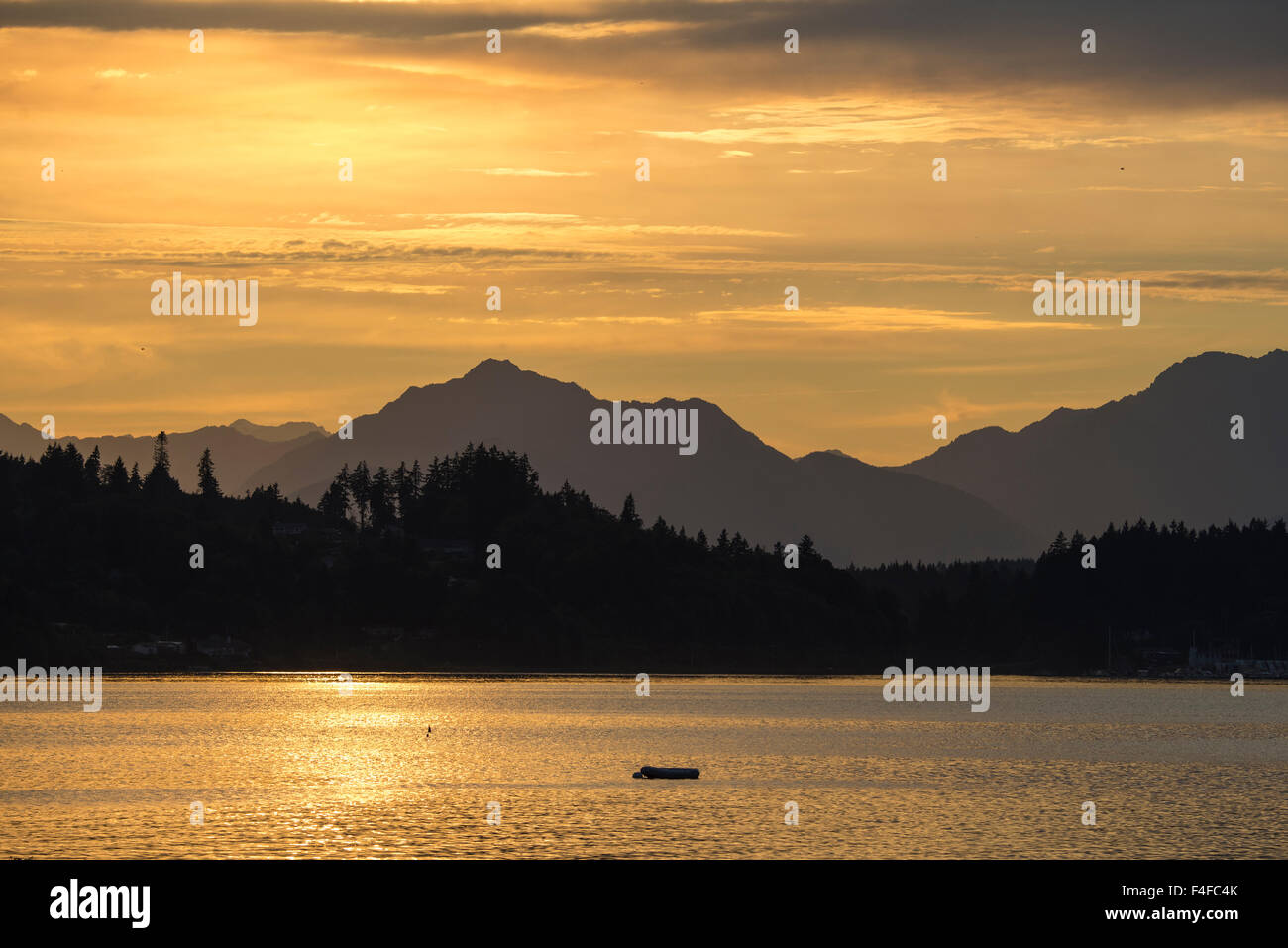 USA, Washington State, Kitsap Peninsula. Dramatic sunset over Kitsap ...