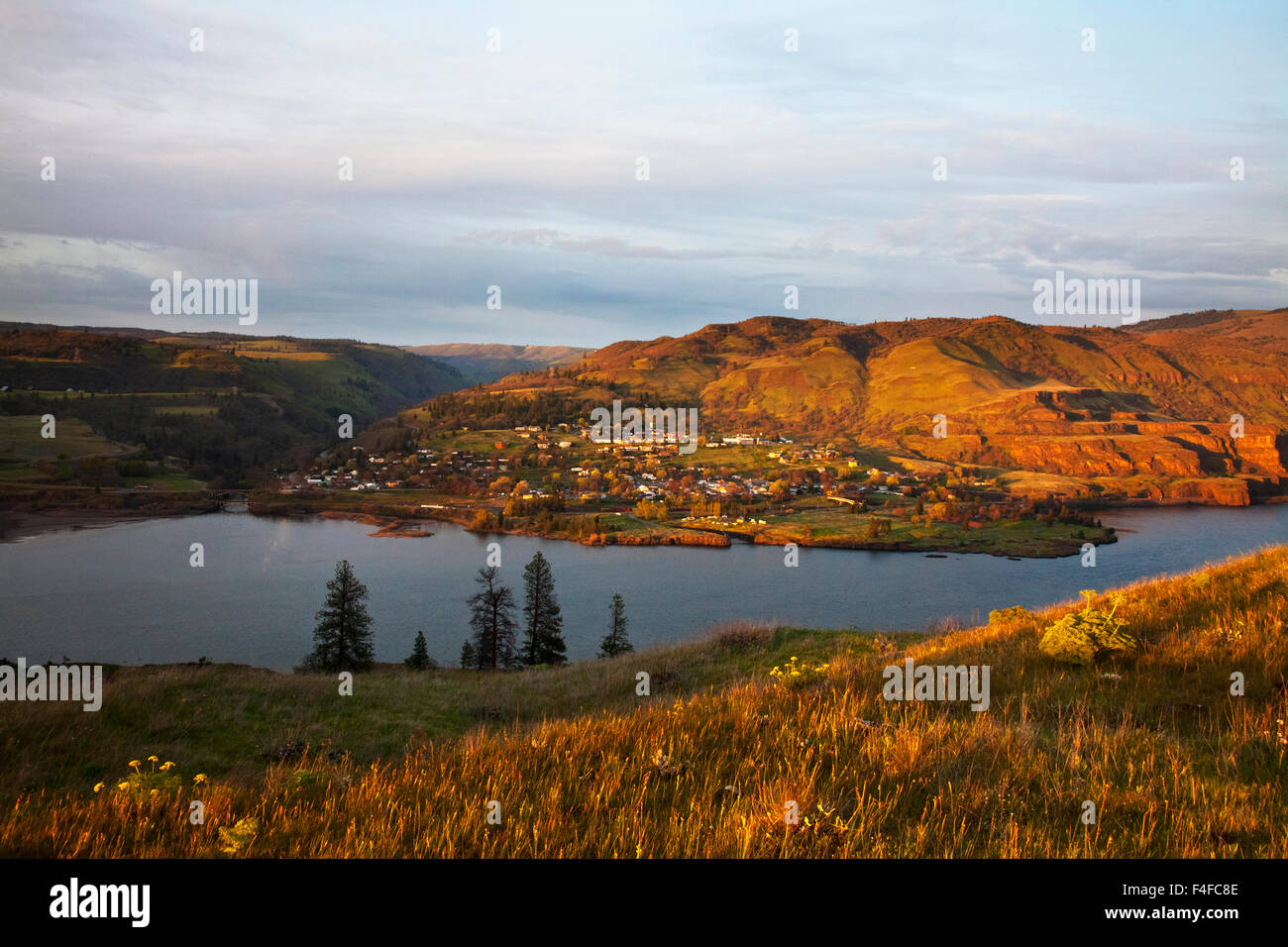 USA, Washington State. Town of Lyle along the Columbia Gorge Stock ... USA, Washington State. Town of Lyle along the Columbia Gorge Stock ...
