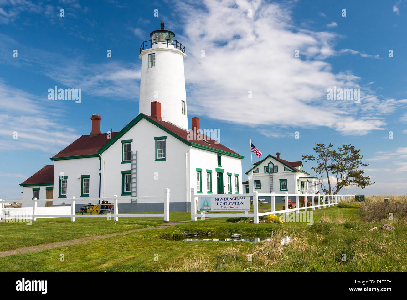 Dungeness lighthouse on sandspit olympic hi-res stock photography and ...