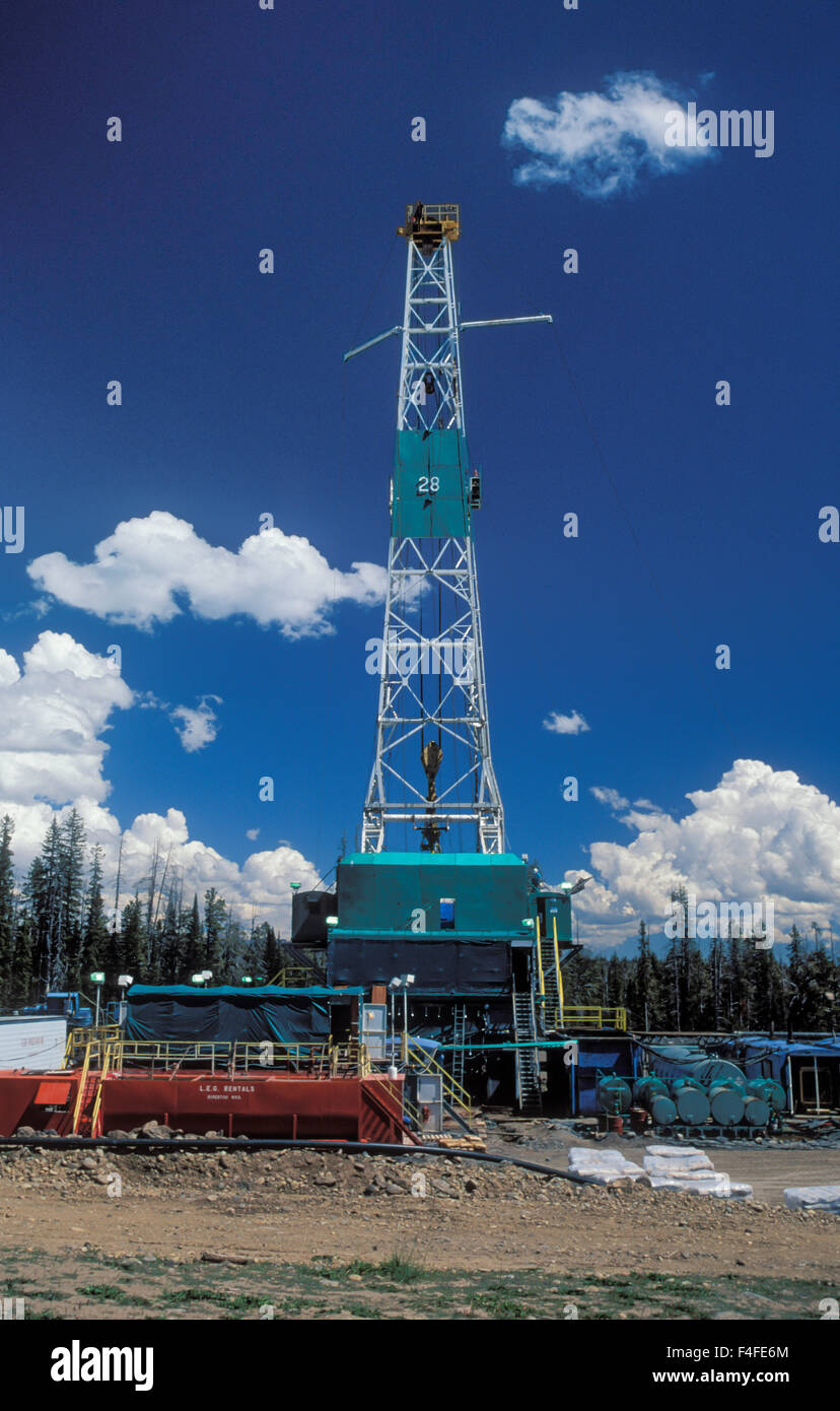 Drilling rig in wyoming hi-res stock photography and images - Alamy