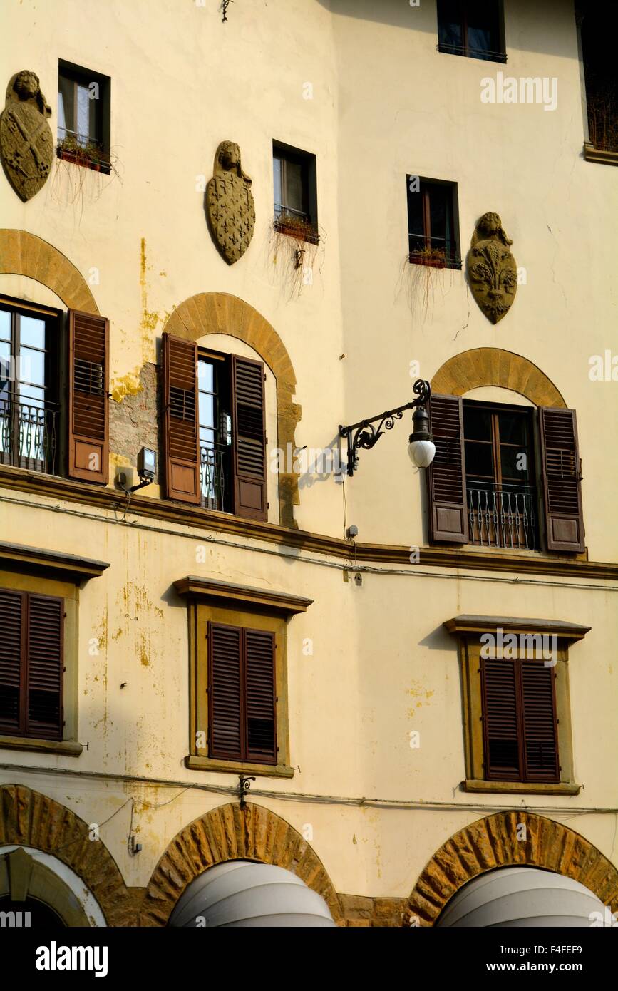 Old italian windows hi-res stock photography and images - Alamy