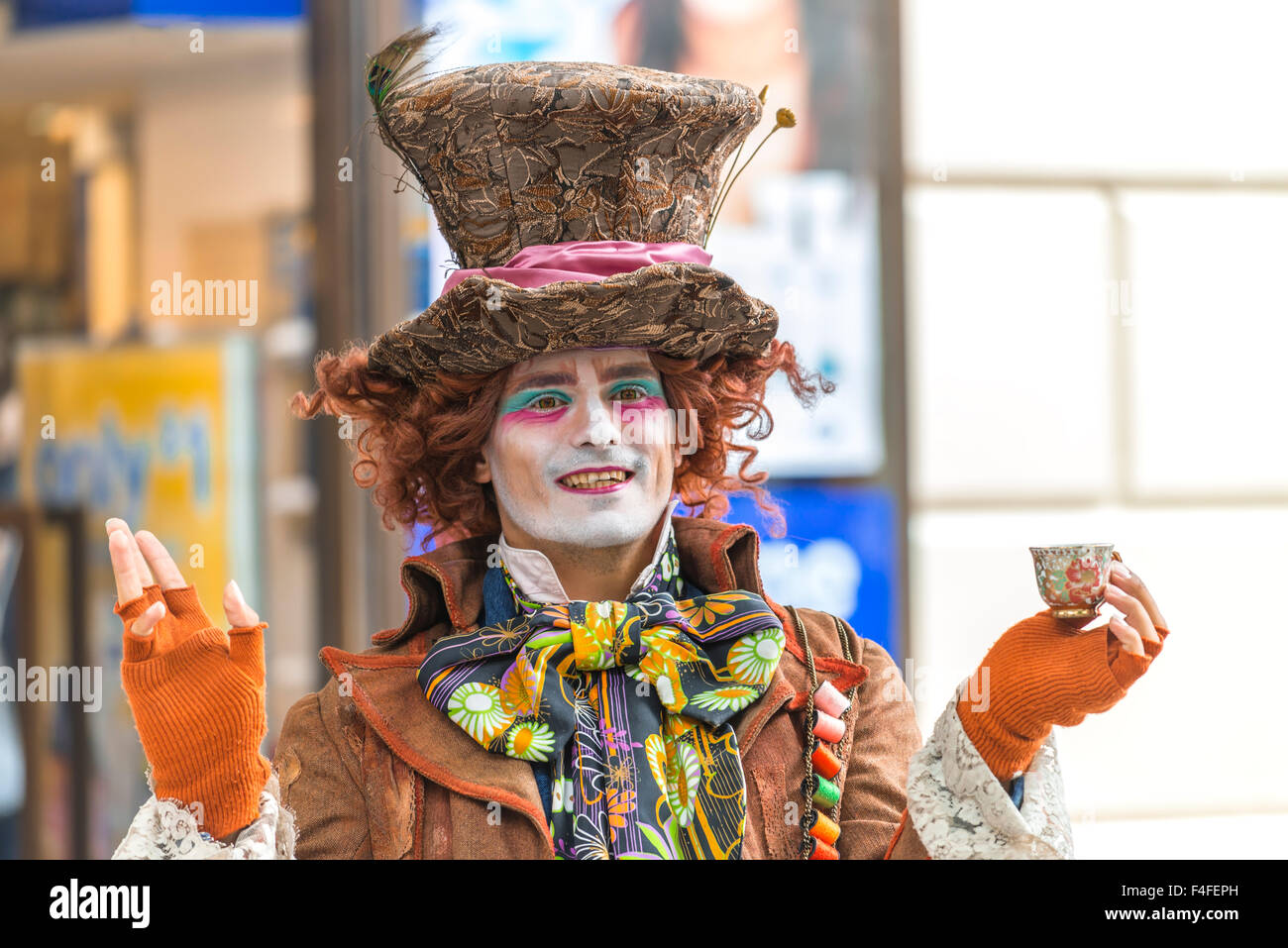 Human statue covent garden london hi-res stock photography and images ...