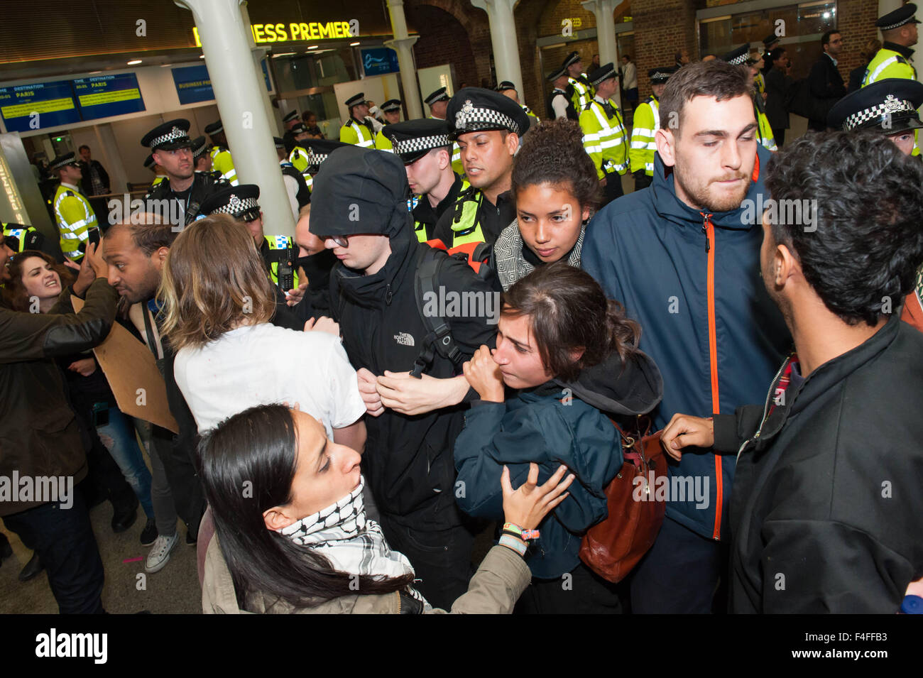 Protest supporting immigration held at Kings Cross Station Stock Photo ...