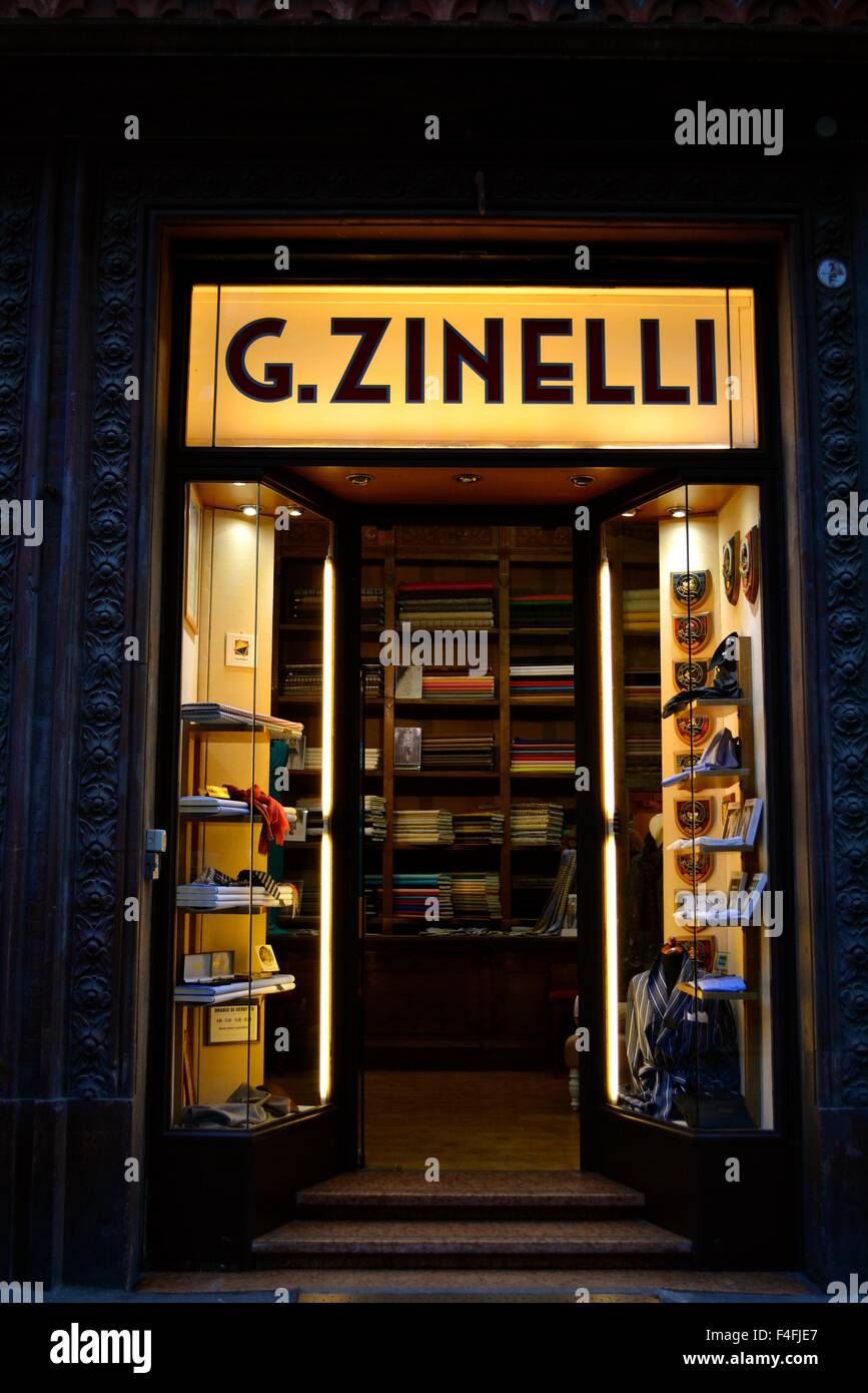 Wooden window shop front hi-res stock photography and images - Alamy