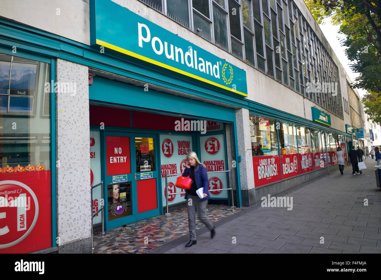 Poundland store hi-res stock photography and images - Alamy