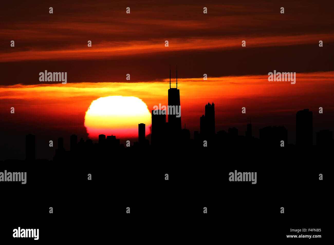 Chicago skyline at sunset illustration Stock Photo - Alamy