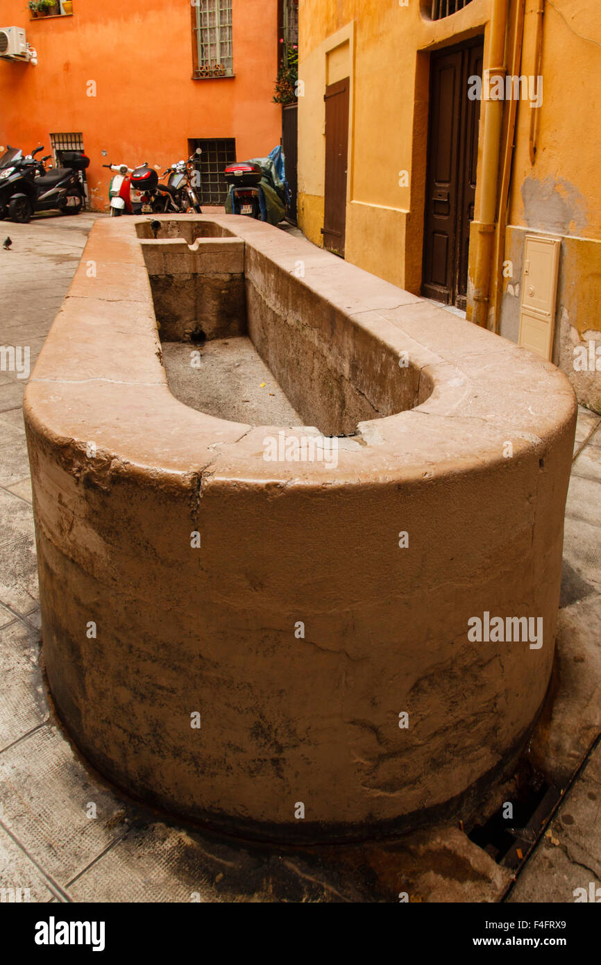 Communal bath hi-res stock photography and images - Alamy