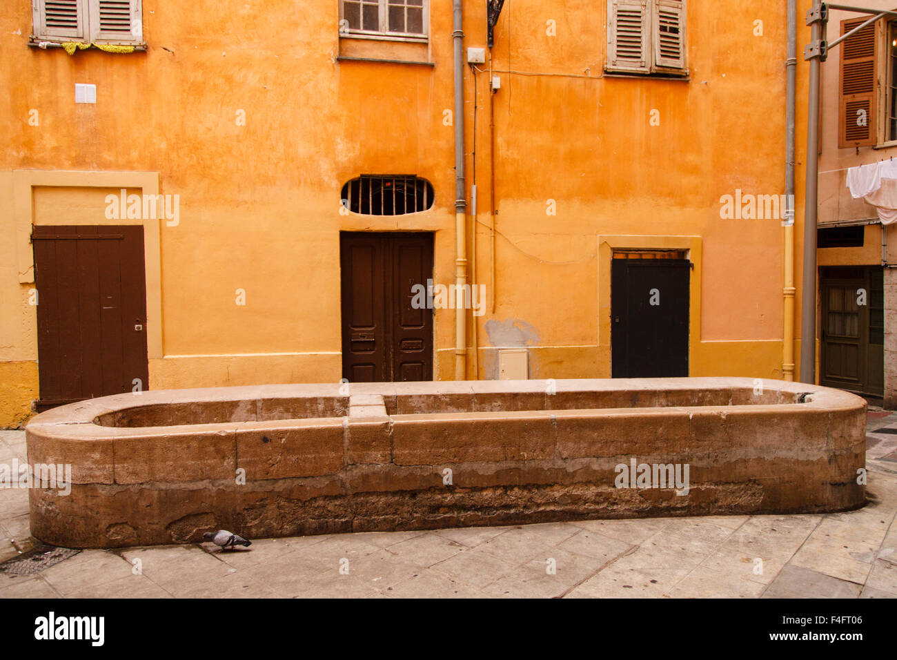 Communal bath hi-res stock photography and images - Alamy
