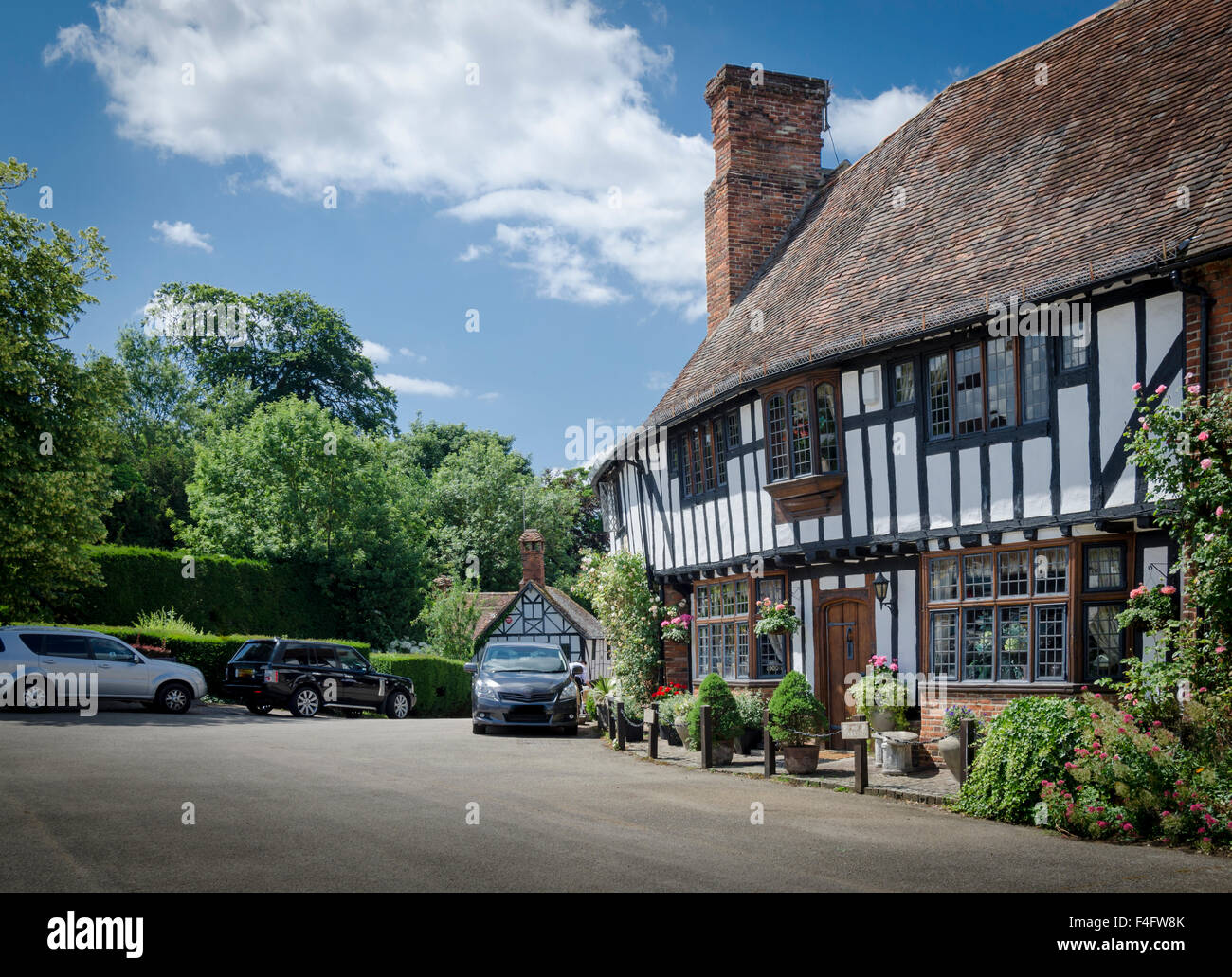 Tudor village kent hi-res stock photography and images - Alamy