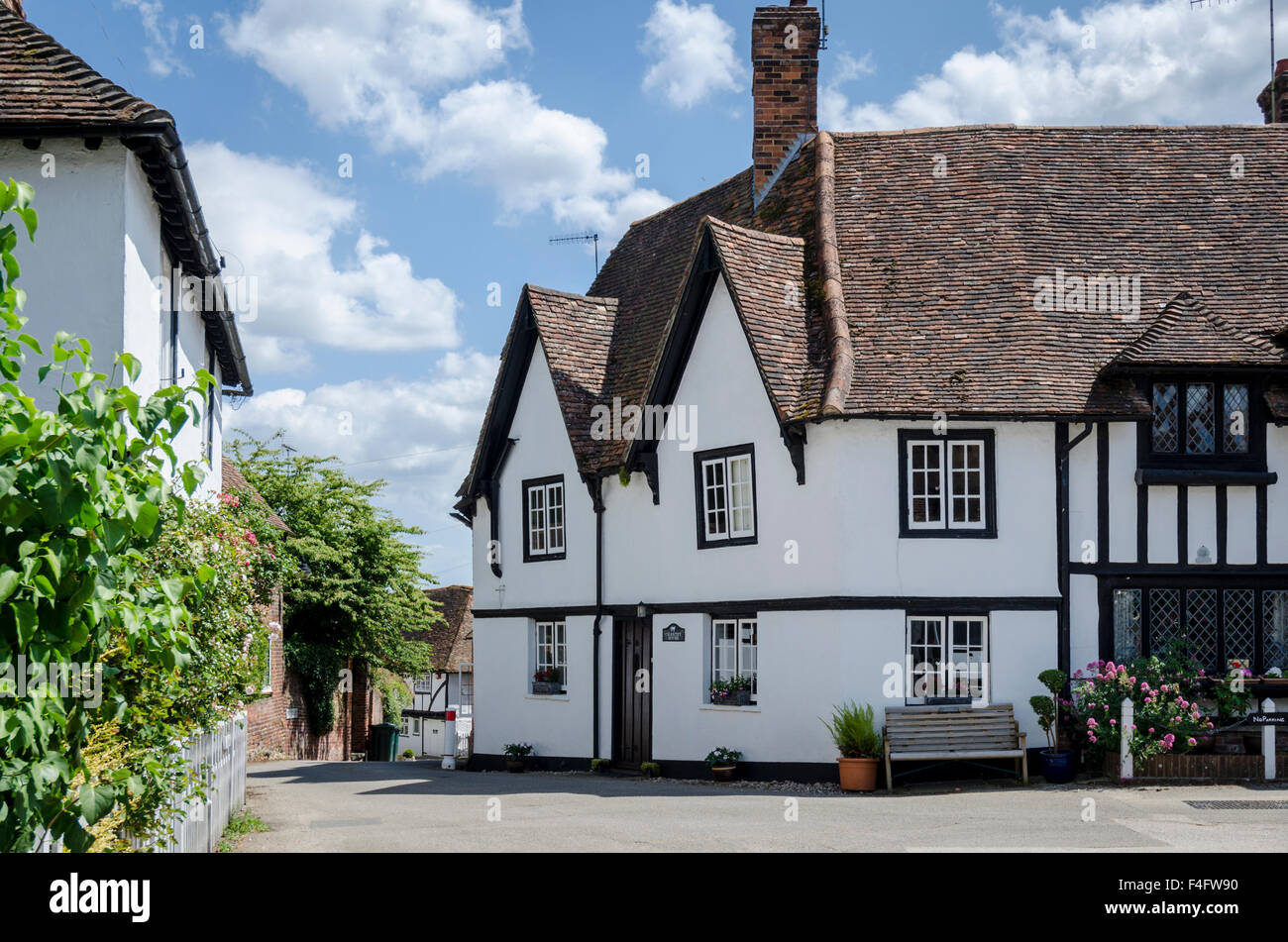 Ancient cottage in the pretty village of Chilham, Kent, UK Stock Photo ...