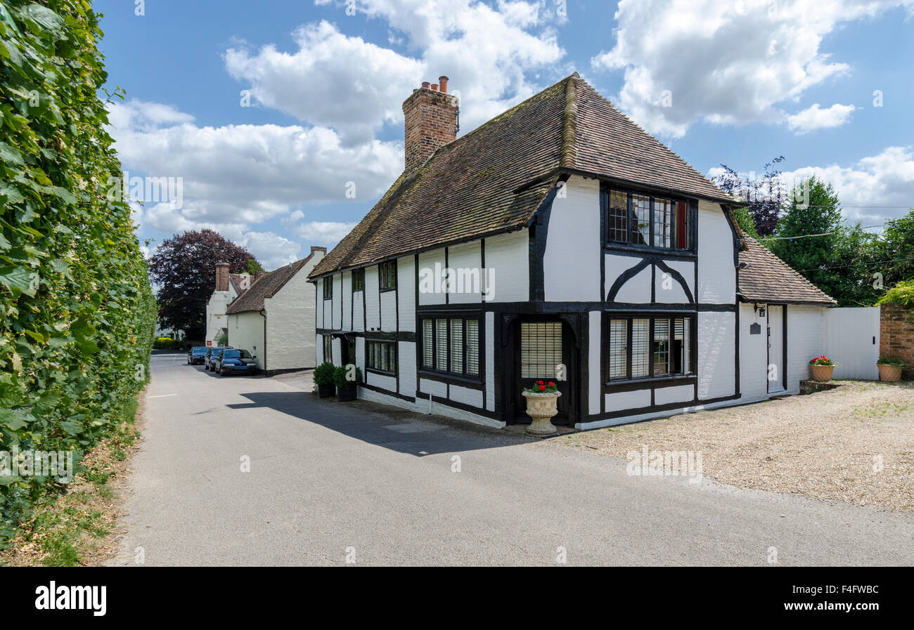 Tudor village hi-res stock photography and images - Alamy